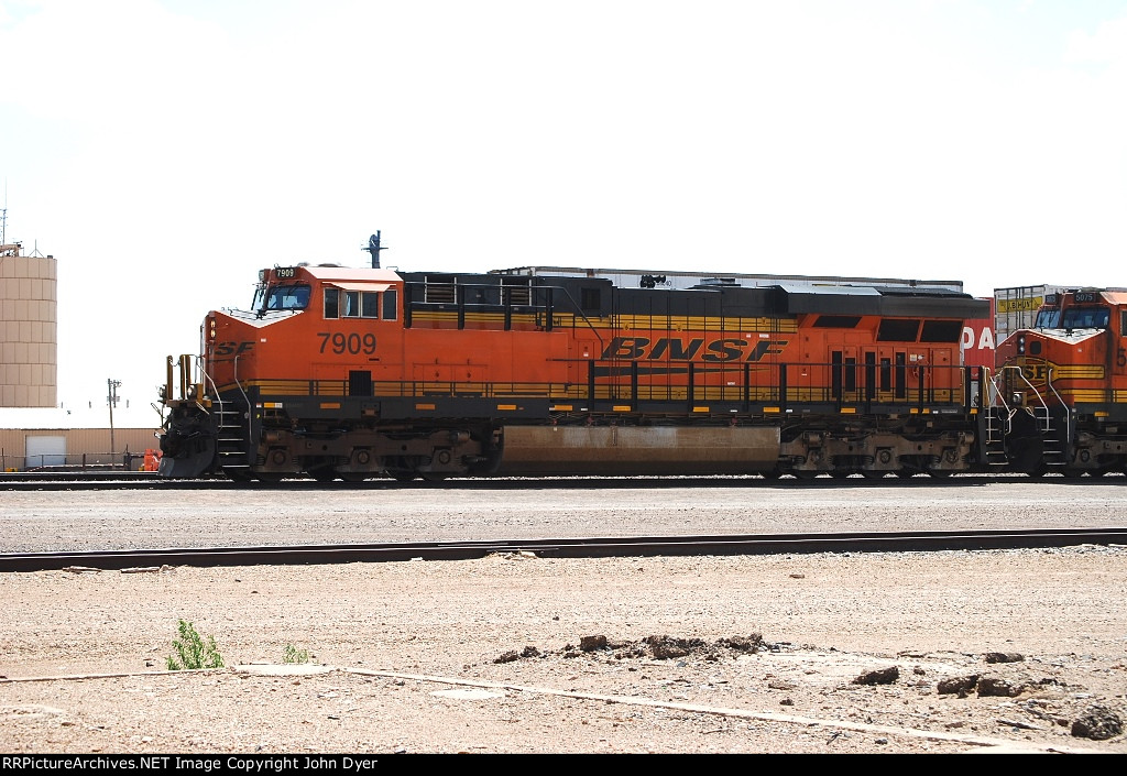 BNSF 7909